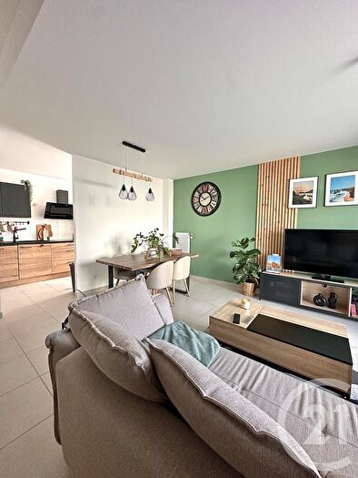 Appartement 4 pièces à louer à Fleury-les-Aubrais, Centre-ville, Lamballe