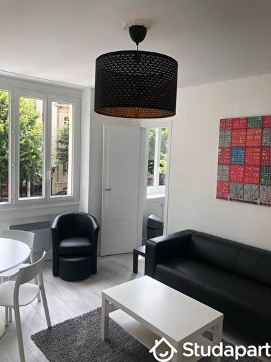 Appartement à louer - Centre Ville, Reims - 5 pièces