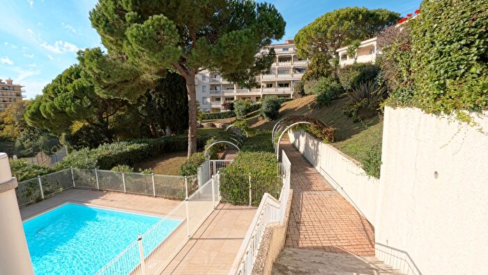 Appartement à vendre - Nice, Saint-Antoine - 3 pièces - 2 chambres