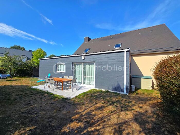 Bourg-des-Comptes : Maison 9 pièces à vendre