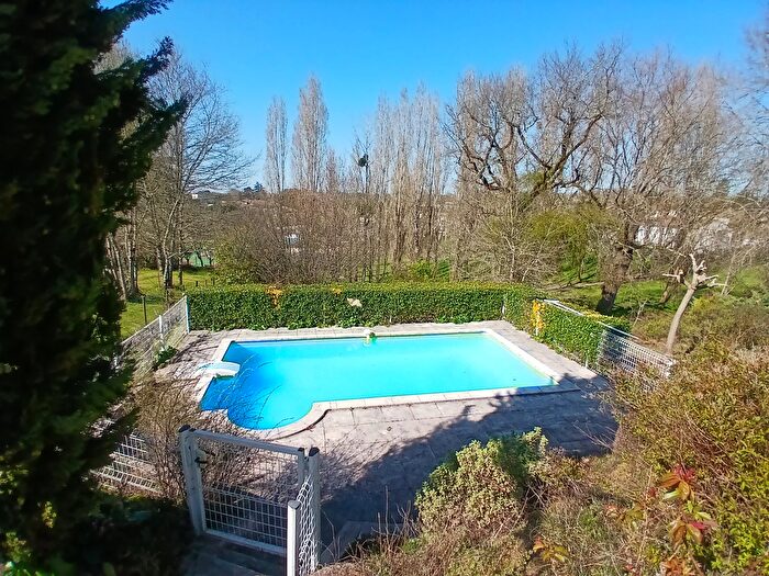 Maison à vendre - Montguyon - 6 pièces - 4 chambres