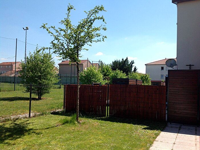 Maison à louer - Centre, Mions - 5 pièces - 4 chambres