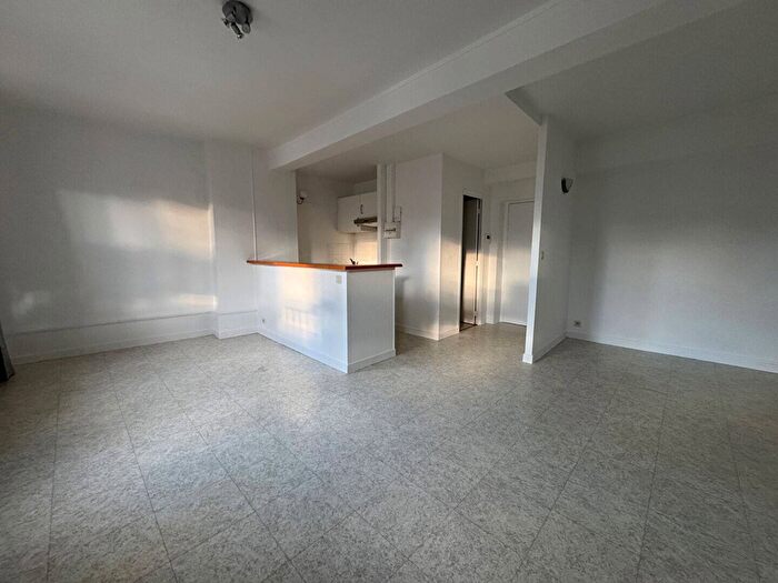 Appartement à louer - Ballainvilliers, Clermont Ferrand - 1 pièce