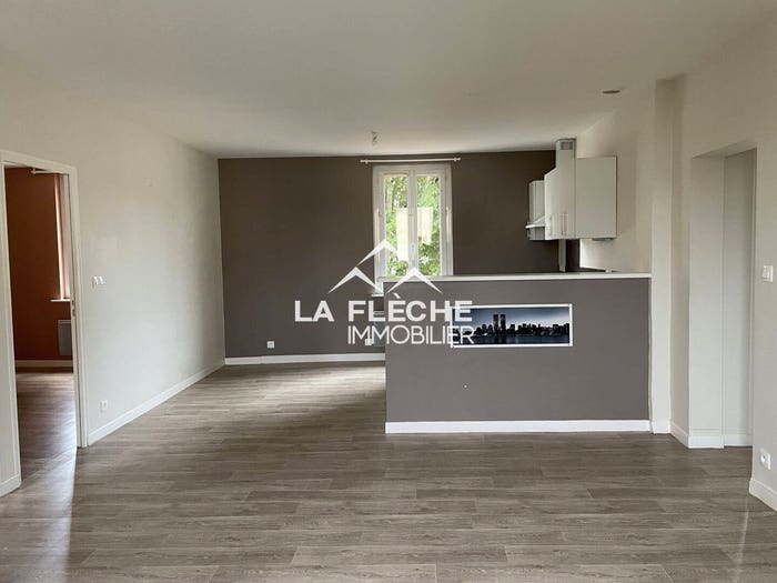 Appartement 4 pièces à Clermont-Créans, à louer