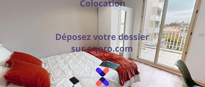 Appartement à louer - Croix Luizet, Villeurbanne - 10 pièces - 9 chambres