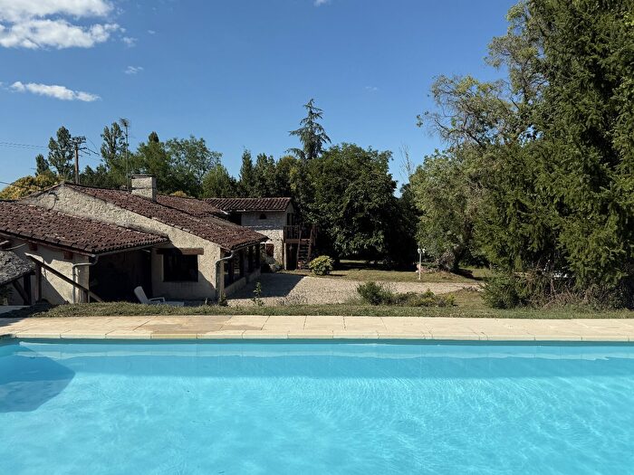 Maison 8 pièces à Condom, à vendre
