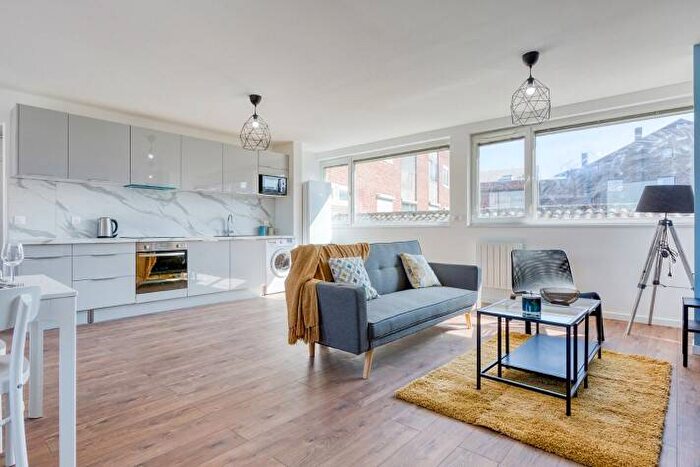 Appartement à louer - Anseele-Centre-Nations Unies-Crouy-Esperence, Roubaix - 5 pièces - 4 chambres