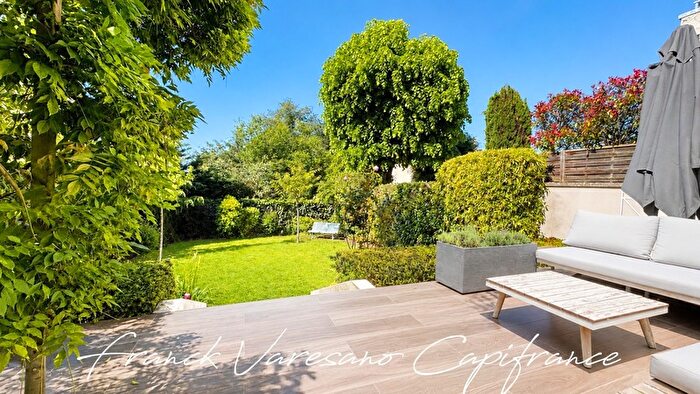 Maison 7 pièces à vendre à Noisy-le-Roi