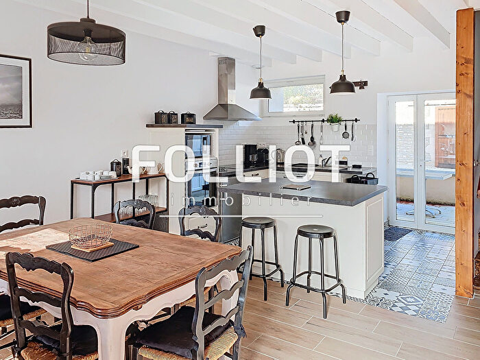 Maison à vendre - Sainte-Marie-du-Mont - 5 pièces - 3 chambres