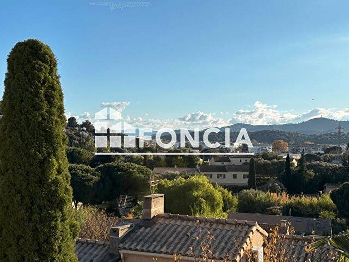 Maison à louer - Nord Est, Bormes-les-Mimosas - 2 pièces - 1 chambre