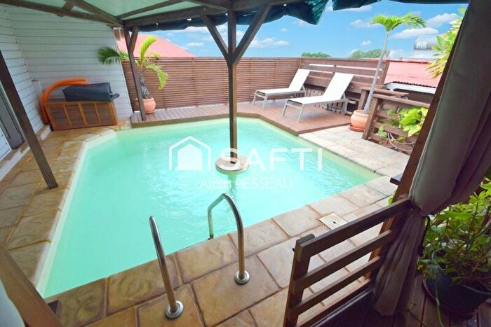 Maison à vendre - Saint-Pierre, Ravine des Cabris - 10 pièces - 6 chambres