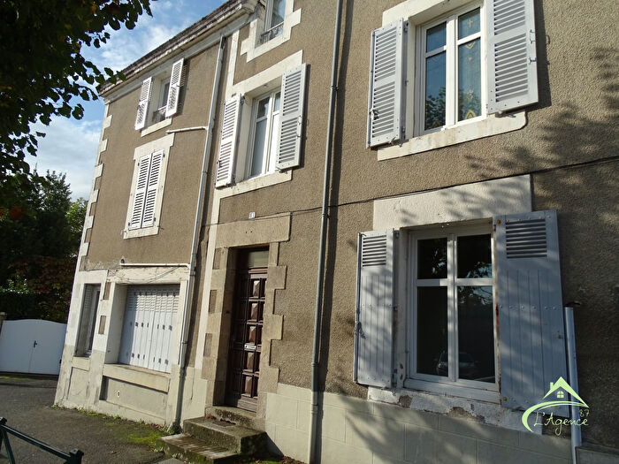 Maison à vendre - Saint-Junien - 11 pièces - 7 chambres