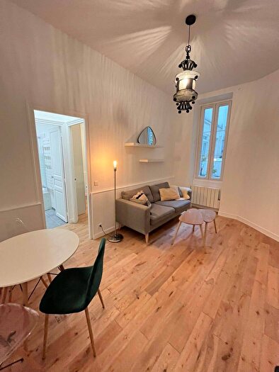 Appartement à louer - Batignolles-Cardinet, Paris ème arrondissement - 2 pièces - 1 chambre