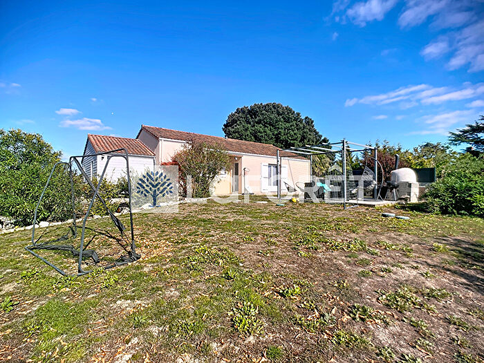 Maison à vendre - Saint-Martin-de-Sanzay - 6 pièces - 4 chambres