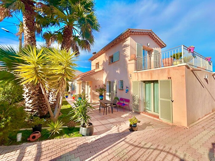 Maison à vendre - Fréjus, Saint-Aygulf - 6 pièces - 3 chambres