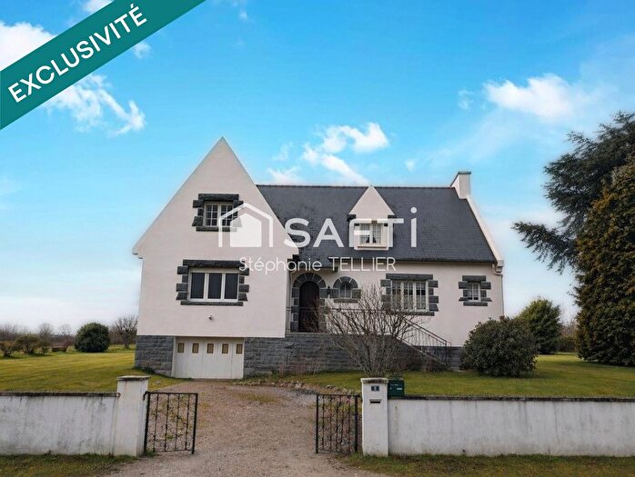 Maison à vendre - Callac - 7 pièces - 4 chambres