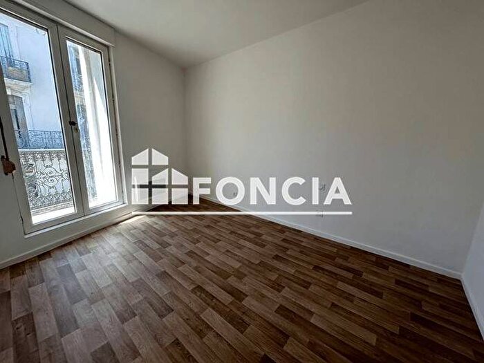 Appartement à louer - Du Guesclin, Béziers - 2 pièces - 2 chambres