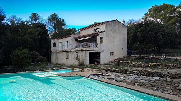 Maison à vendre - Le Beausset - 3 pièces - 2 chambres