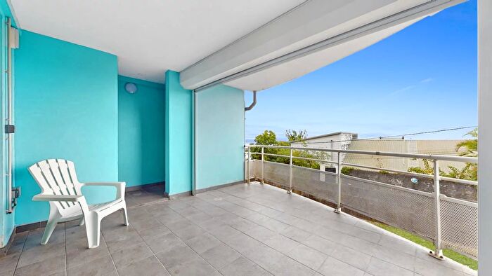 Saint-Denis, Bois de Nèfles, Sainte-Clotilde : Appartement 2 pièces à vendre