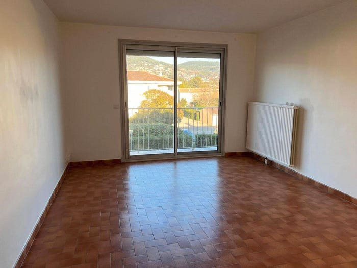 Cerisaie-Pont d'Aups-Sainte Cile-Beaussaret, Draguignan : Appartement 2 pièces à louer