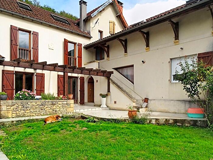 Maison 11 pièces à Montignac, à vendre