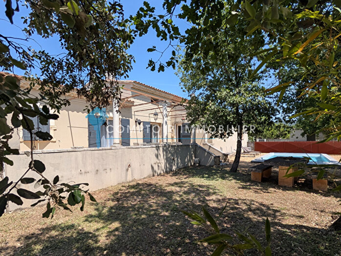 Saint-Saturnin-lès-Apt : Maison 8 pièces à vendre