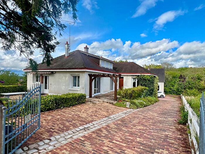 Maison à vendre - Saint-Gervais-la-Forêt - 7 pièces - 5 chambres