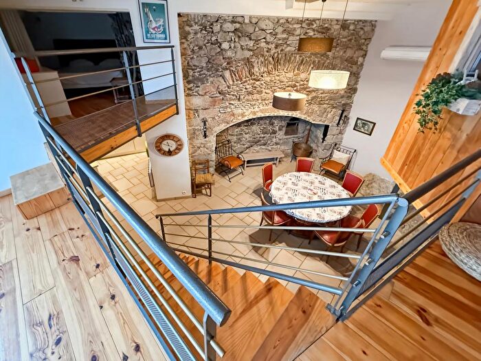 Appartement à vendre - Ax-les-Thermes - 4 pièces - 3 chambres