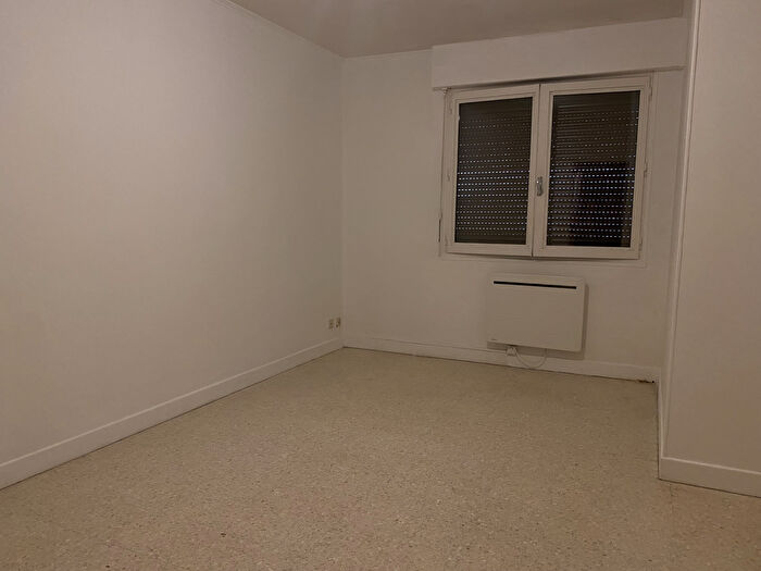 Appartement à louer - Nîmes, Camplanier, Cigale, Bois des Esprisses - 2 pièces - 1 chambre