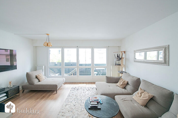 Maisons à vendre et appartements à louer - 1