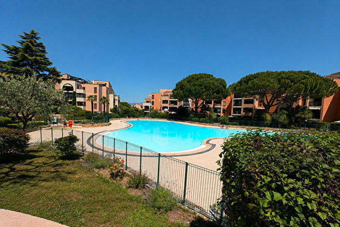 Mougins, Centre-ville, Village, Tournamy, Le Val de Mougins : Appartement 2 pièces à louer