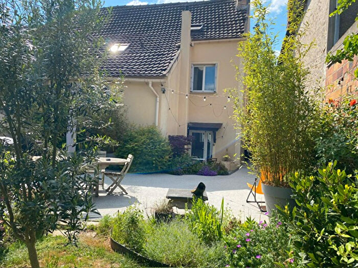 Maison à vendre - Saint-Arnoult-en-Yvelines - 8 pièces - 5 chambres