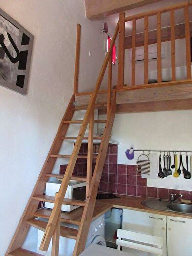 Exterieurs, Fréjus : Appartement 1 pièce à louer