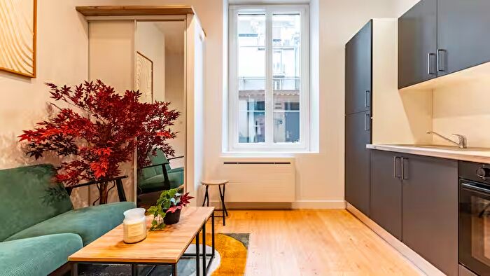 Appartement à louer - Dijon, Centre-ville - 1 pièce - 1 chambre