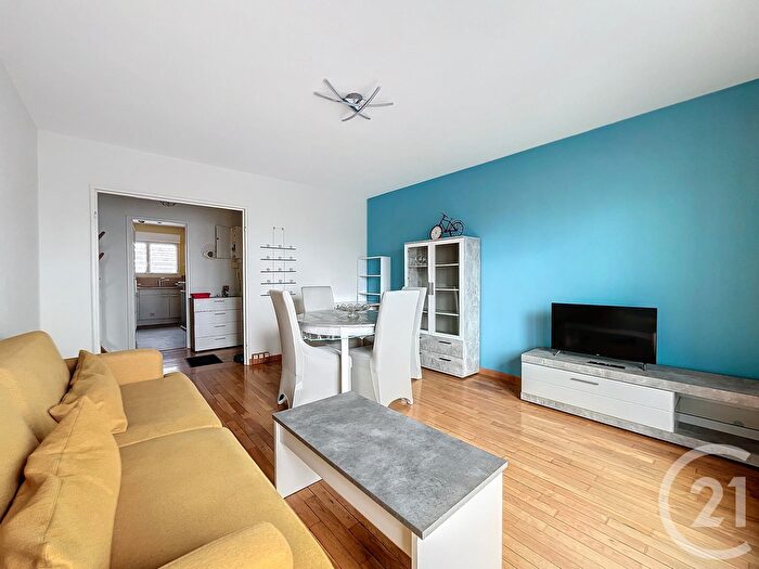 Appartement à louer - Saint-André-les-Vergers - 3 pièces - 2 chambres