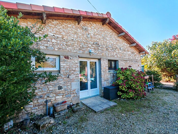 Maison 5 pièces à Saint-Martin-l'Ars, à vendre
