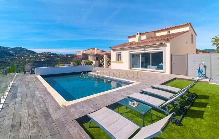 Maison à vendre - Fréjus, Saint-Jean - 5 pièces - 4 chambres