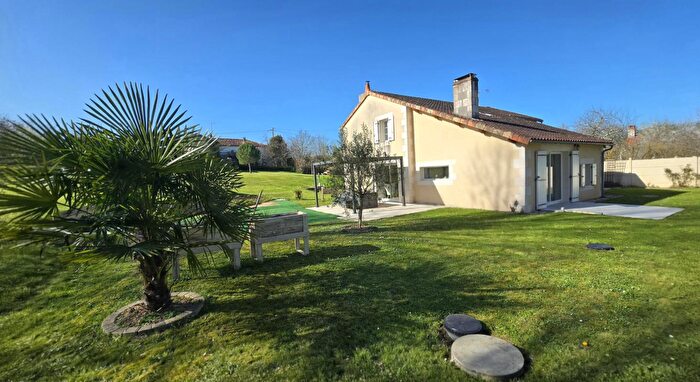 Maison à vendre - Moussac - 6 pièces - 3 chambres