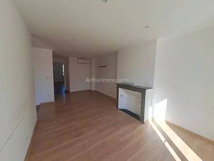 Appartement à louer - Salernes - 2 pièces - 1 chambre