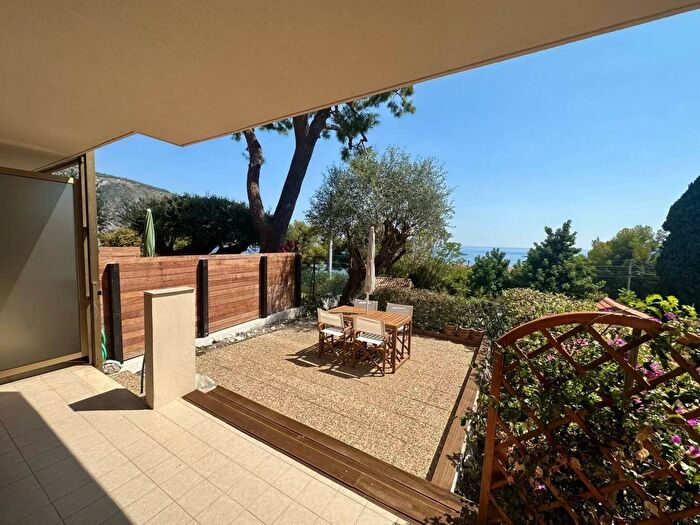 Appartement à louer - Èze - 3 pièces - 2 chambres