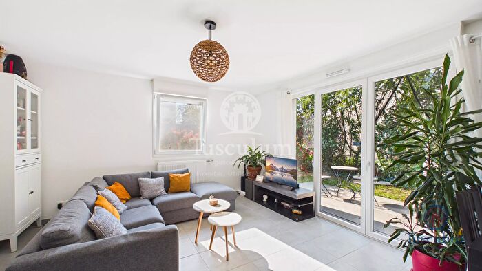 Appartement à vendre - Thionville, Beauregard - 3 pièces - 2 chambres