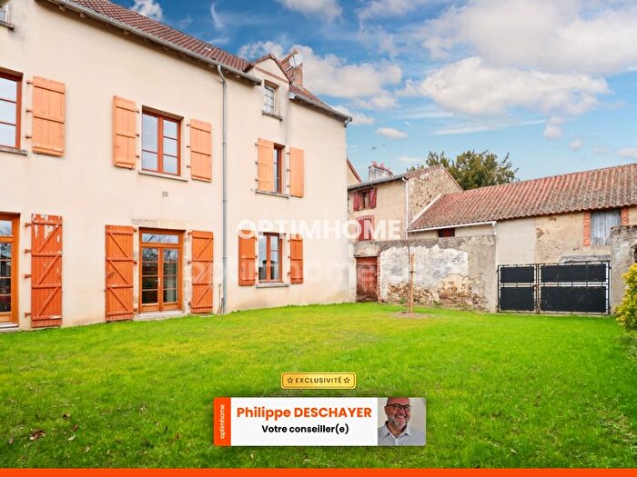 Maison à vendre - Magnac-Laval - 6 pièces - 5 chambres