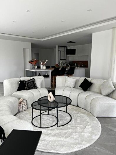 Maison à vendre - Pouilly-lès-Feurs - 6 pièces - 4 chambres