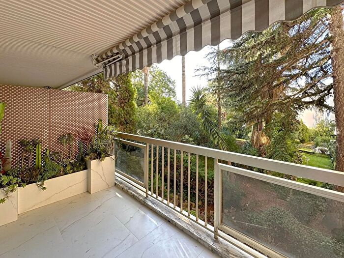Appartement à vendre - Cannes, Pointe Croisette - 3 pièces - 2 chambres