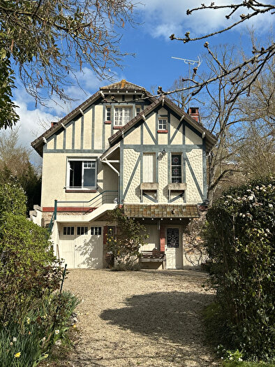 Maison 6 pièces à vendre à Vaux-le-Pénil