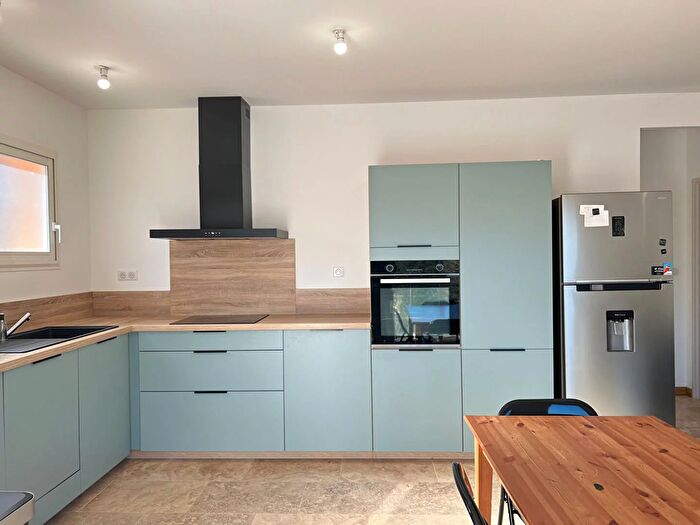 Maison 4 pièces à vendre à Tavaco