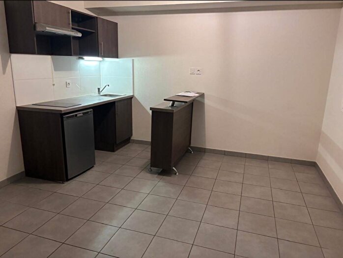 Appartement à louer - Nord, Bassens - 2 pièces - 1 chambre