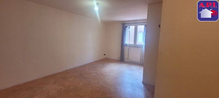 Centre Ancien, Pamiers : Appartement 2 pièces à louer