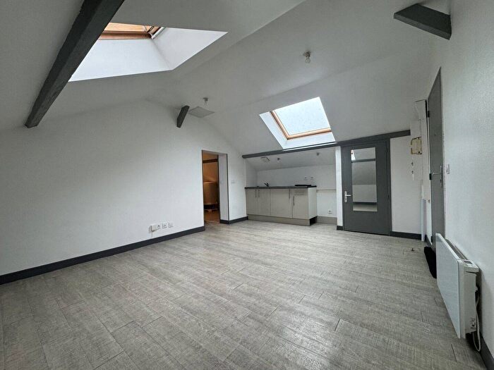 Appartement à louer - Centre Ville, Corbeil-Essonnes - 2 pièces - 1 chambre