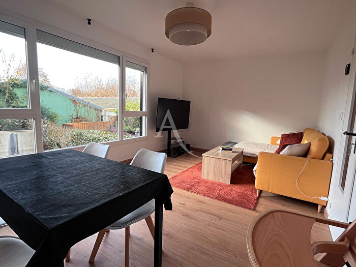 Maison à louer - Noisiel, Ville nouvelle - 6 pièces - 4 chambres